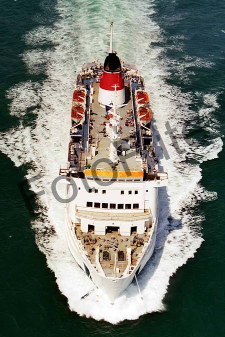 Passenger and Vehicle Ferry: Chartres
